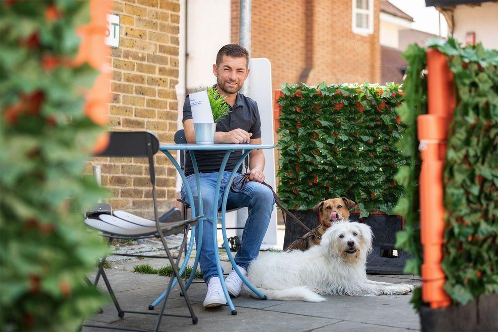 How to stop your dog barking at the pub | Paws & Stay