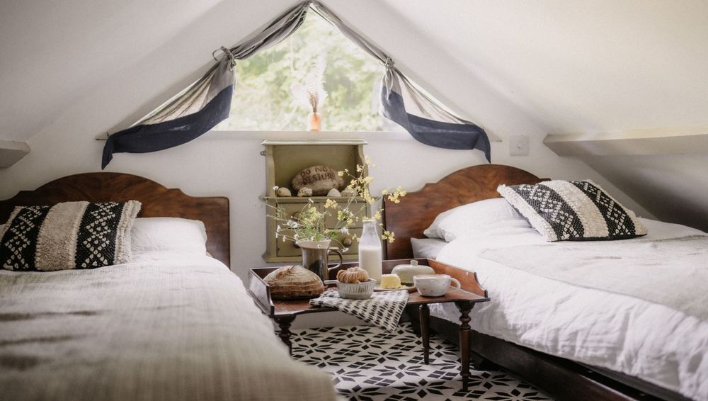 The Batman's Summerhouse, Devon | Paws & Stay