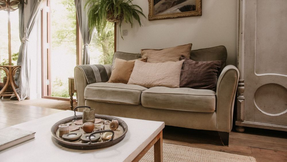 The Batman's Summerhouse, Devon | Paws & Stay