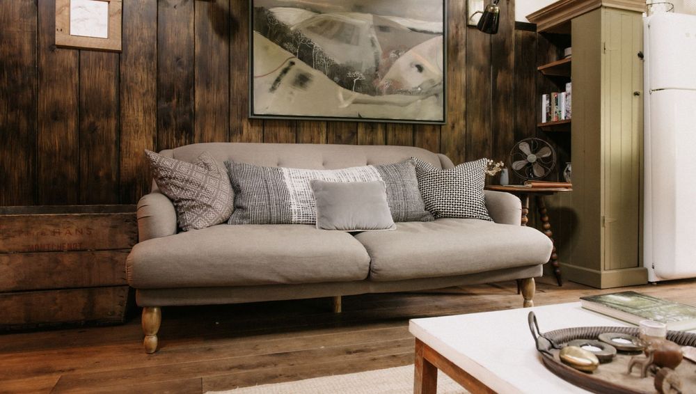 The Batman's Summerhouse, Devon | Paws & Stay