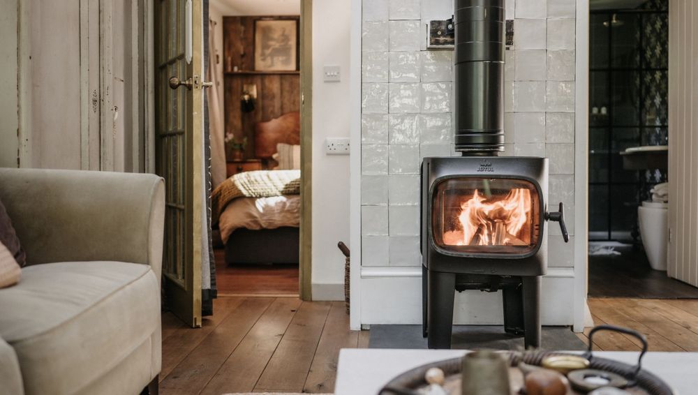 The Batman's Summerhouse, Devon | Paws & Stay