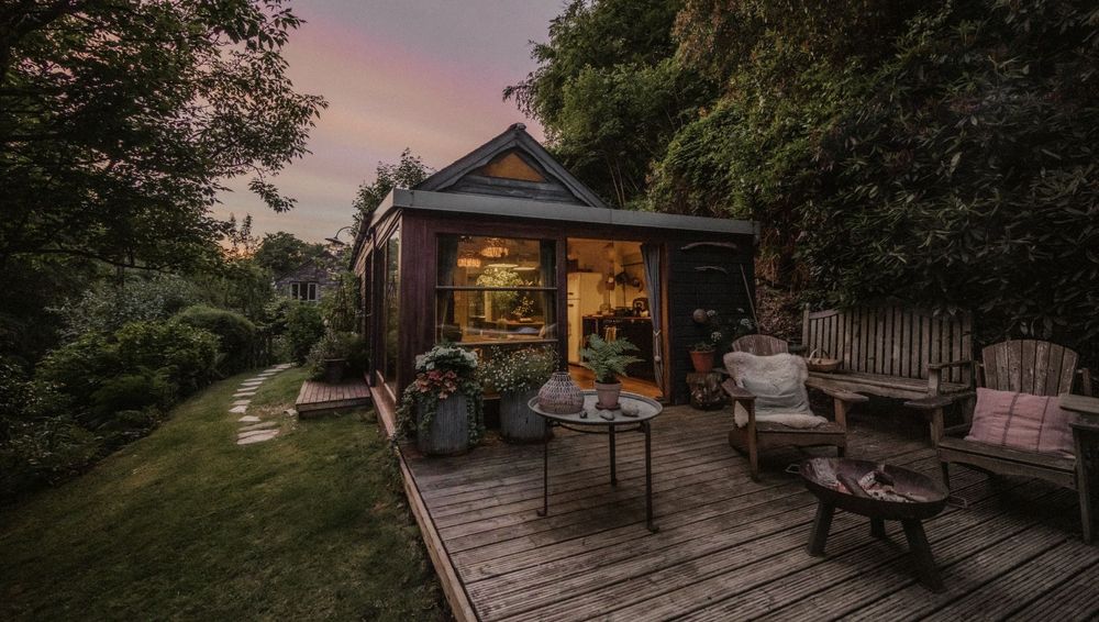 The Batman's Summerhouse, Devon | Paws & Stay
