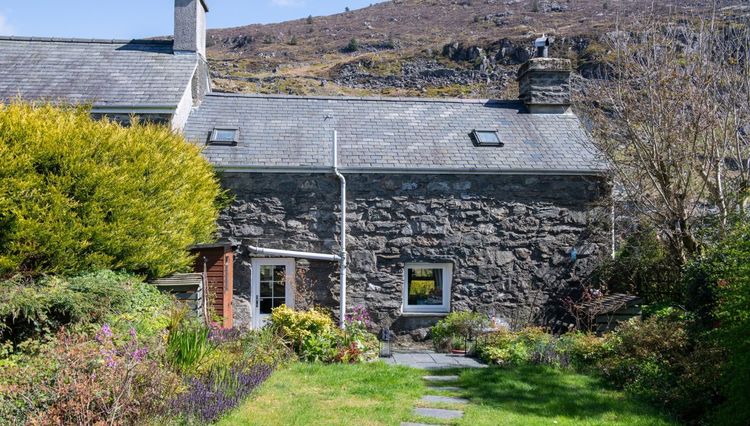 Pen y Bryn, Wales | Paws & Stay